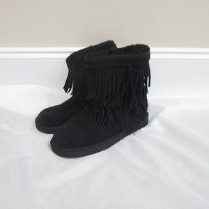 Women Ugg Fringe Boots on Poshmark